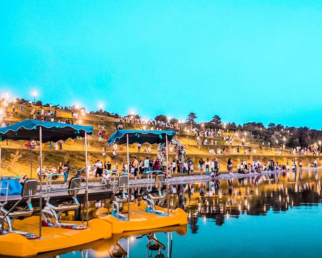 Bakida gezmeli yerler yaşıllıq, park, sakit yerlər yoxdur? - Tetil.Az